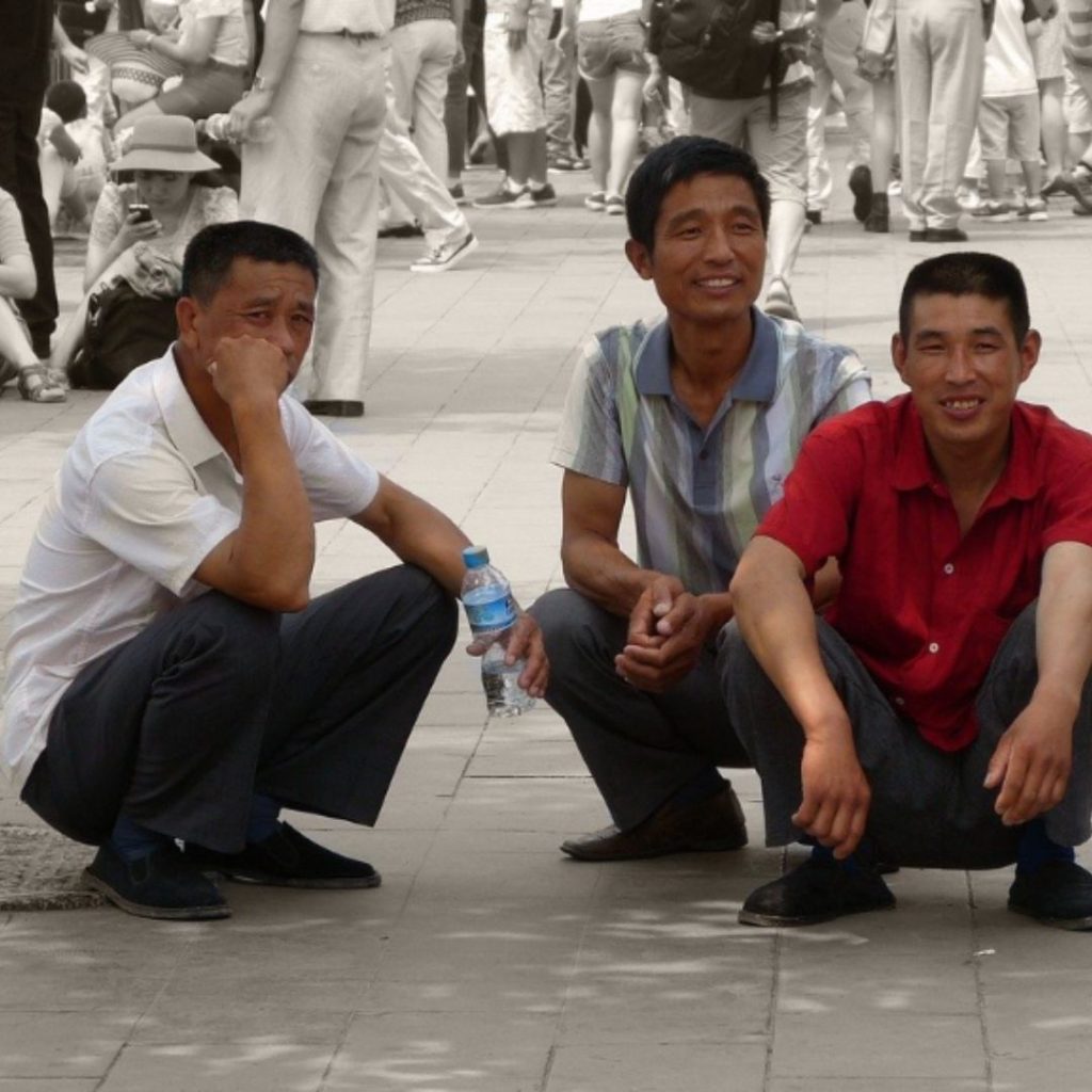 Asian Squat: Why Can't Everyone Do This Exercise? How To Do?